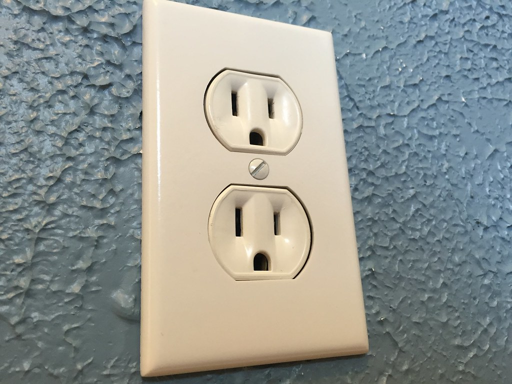 The Outlet is Crying – Jordyn Saelor